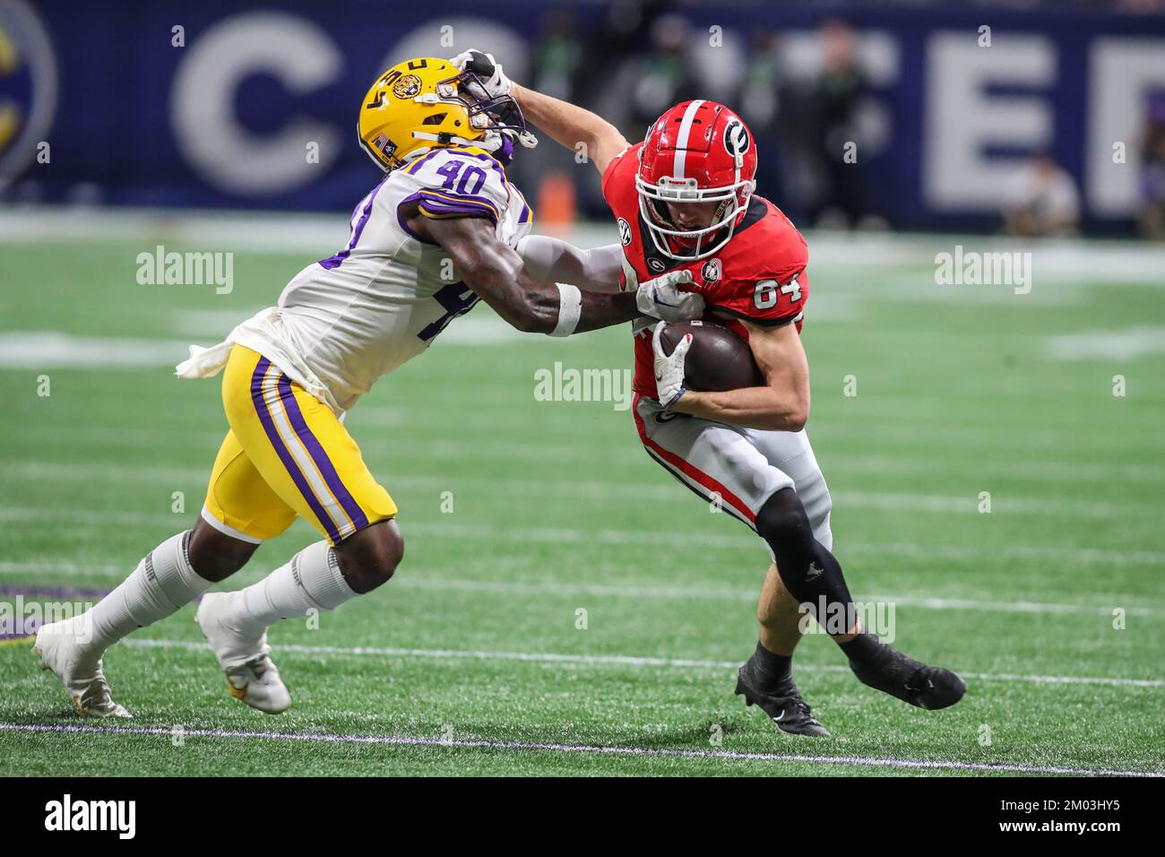 03 dicembre 2022: Il ricevitore della Georgia Ladd McConkey (84) cerca ...