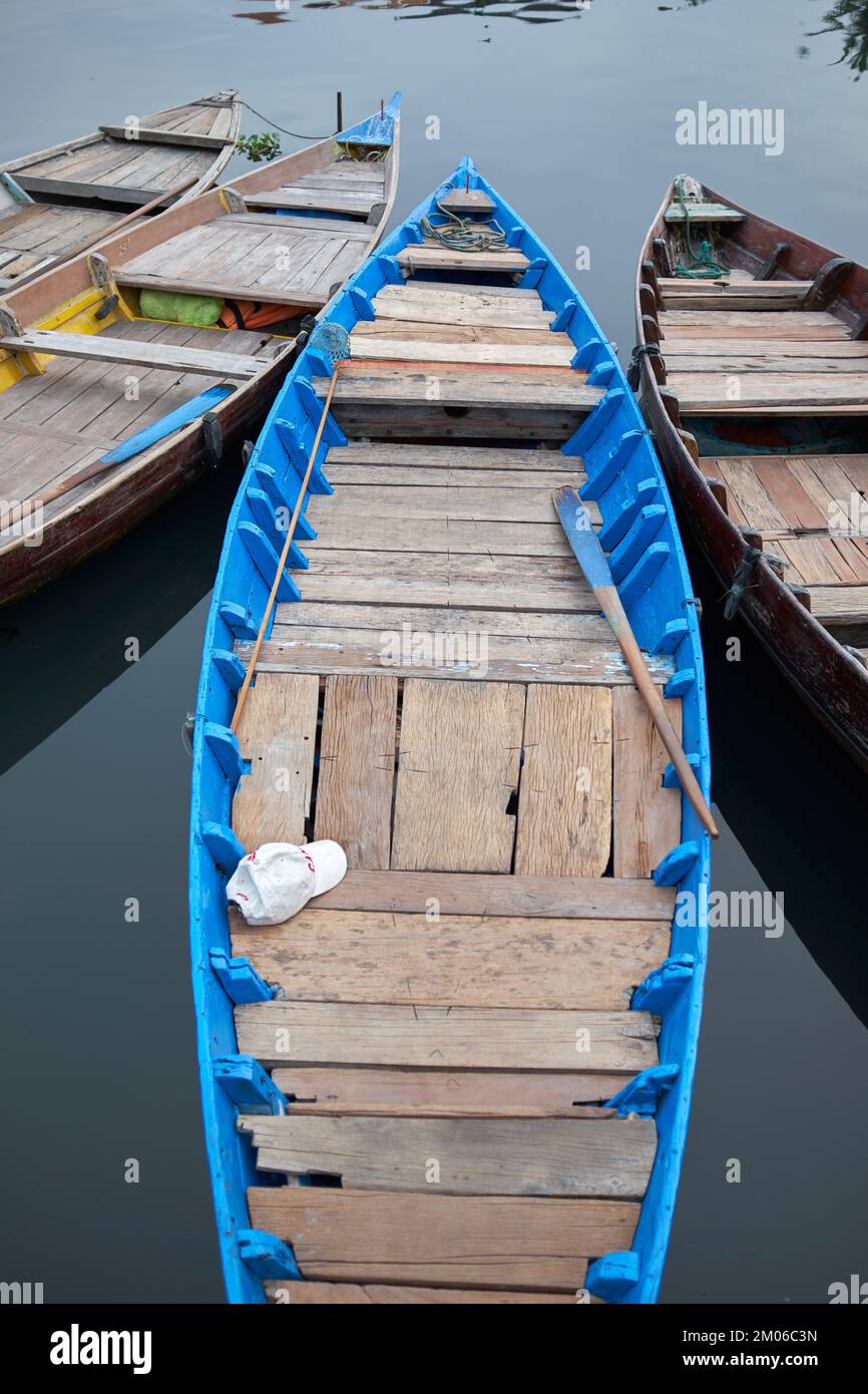 Barche in legno fatte a mano immagini e fotografie stock ad alta ...