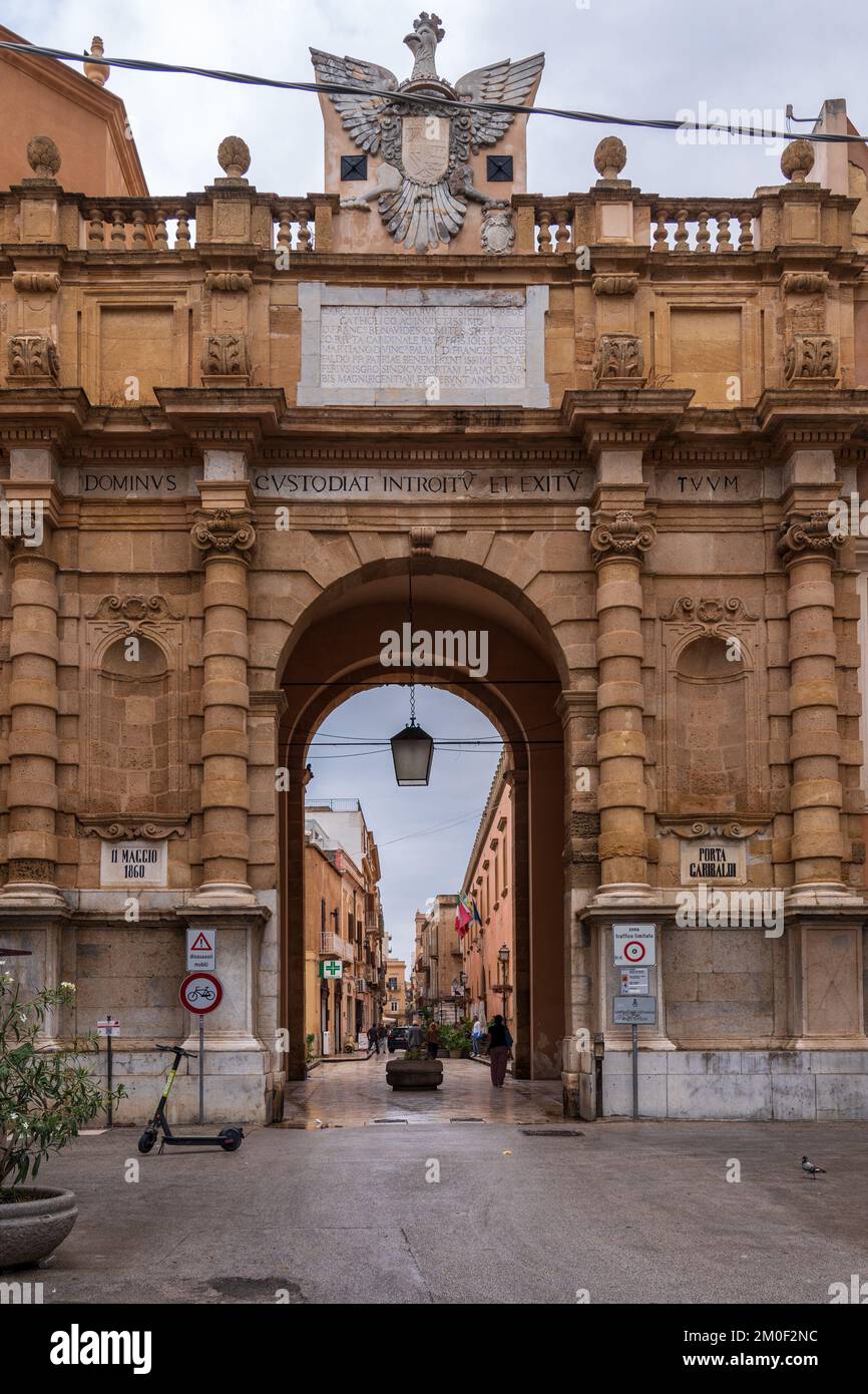 La porta garibaldi immagini e fotografie stock ad alta risoluzione - Alamy