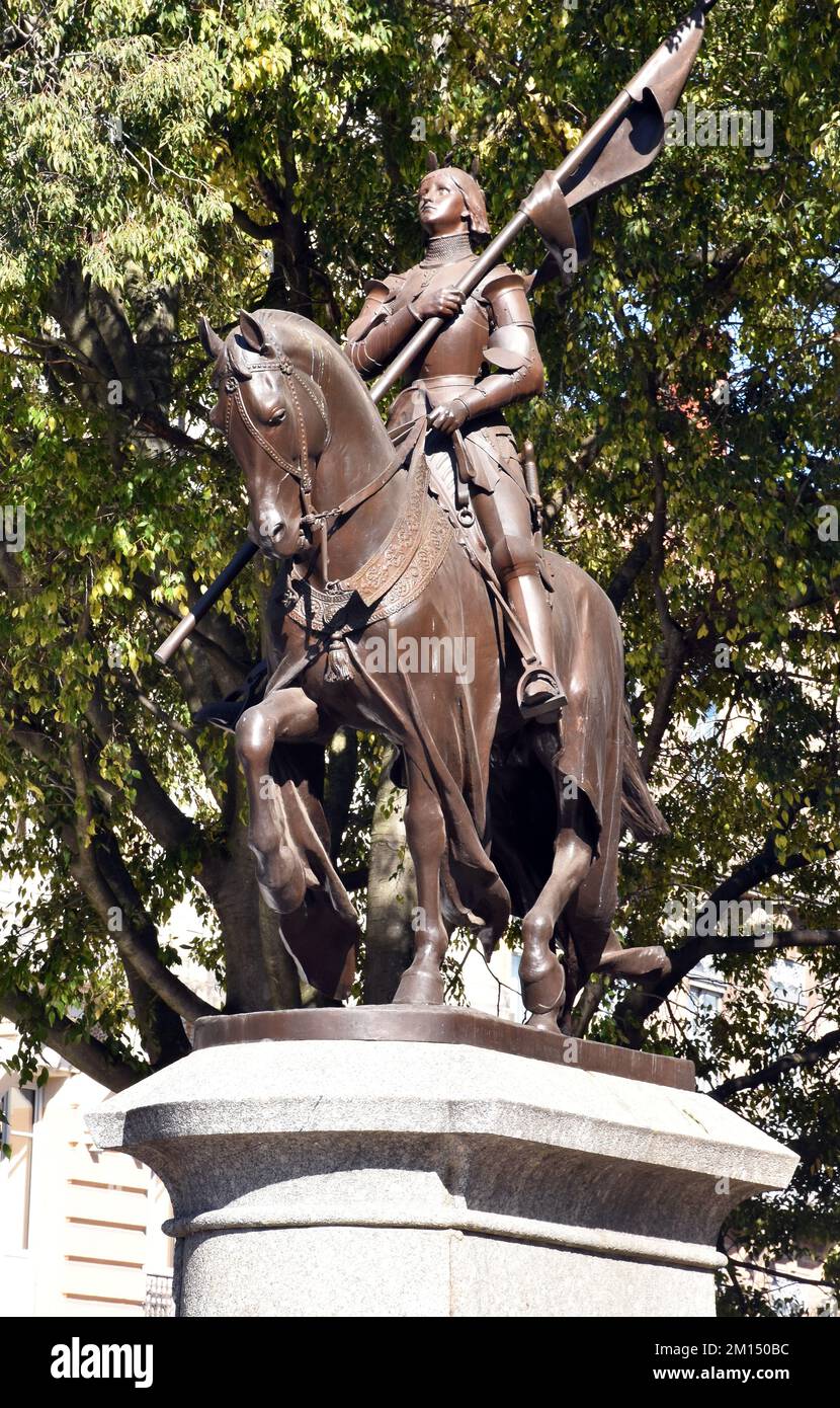 Scolpito da georges mercie immagini e fotografie stock ad alta ...