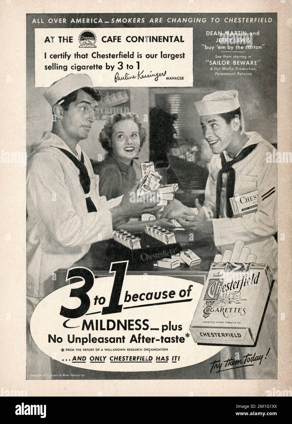 DEAN MARTIN e JERRY LEWIS in costume per il loro ultimo film MARINAIO ...