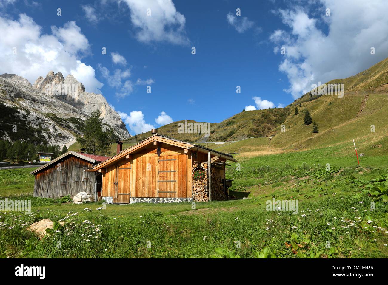Rifugio di montagna rustico immagini e fotografie stock ad alta ...