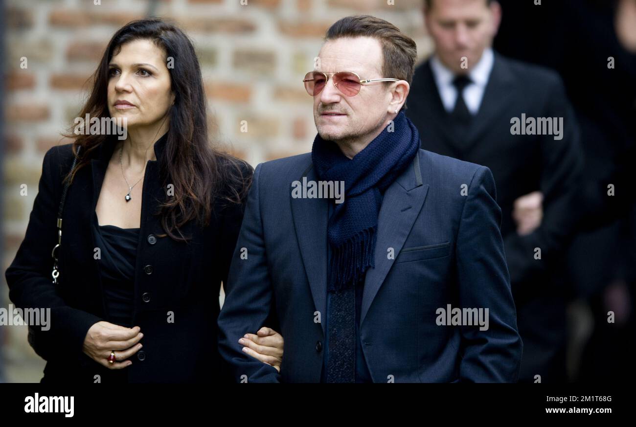 2-11-2013 DELFT - Dutch Princess Beatrix (L-R), Queen Maxima, Contessa ...