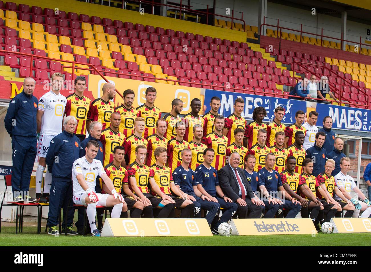 (Top L-R) Marc Bols, portiere Anthony Swolfs, Seth De Witte, Edin ...