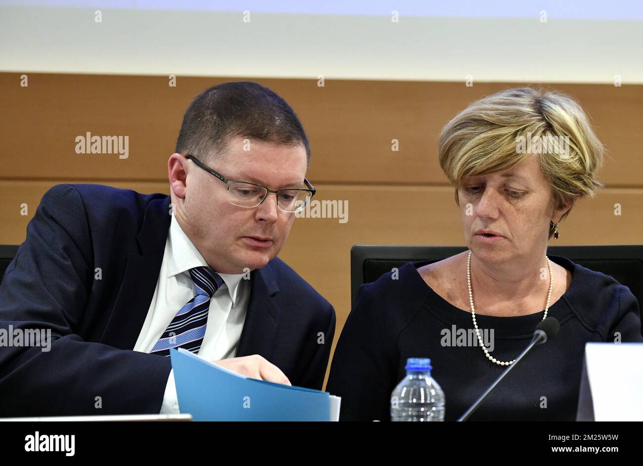 L-R, direttore generale dei trasporti NMBS-SNCB, Koen Kerckaert e ...