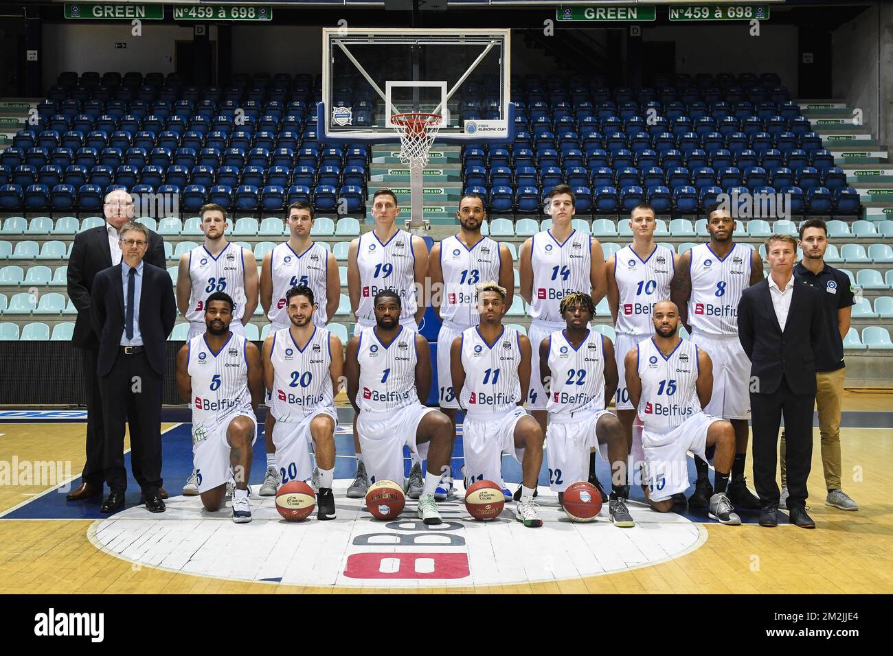 Il capo allenatore di Mons Daniel Goethals, Mons' A.J. Hess, Andrew ...