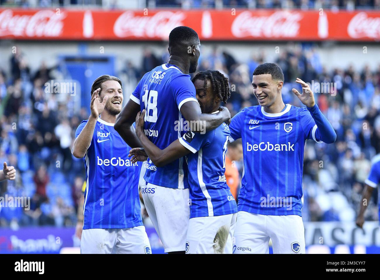 Patrik Hrosovsky di Genk, Paul Onuachu di Genk, Mike Tresor ...