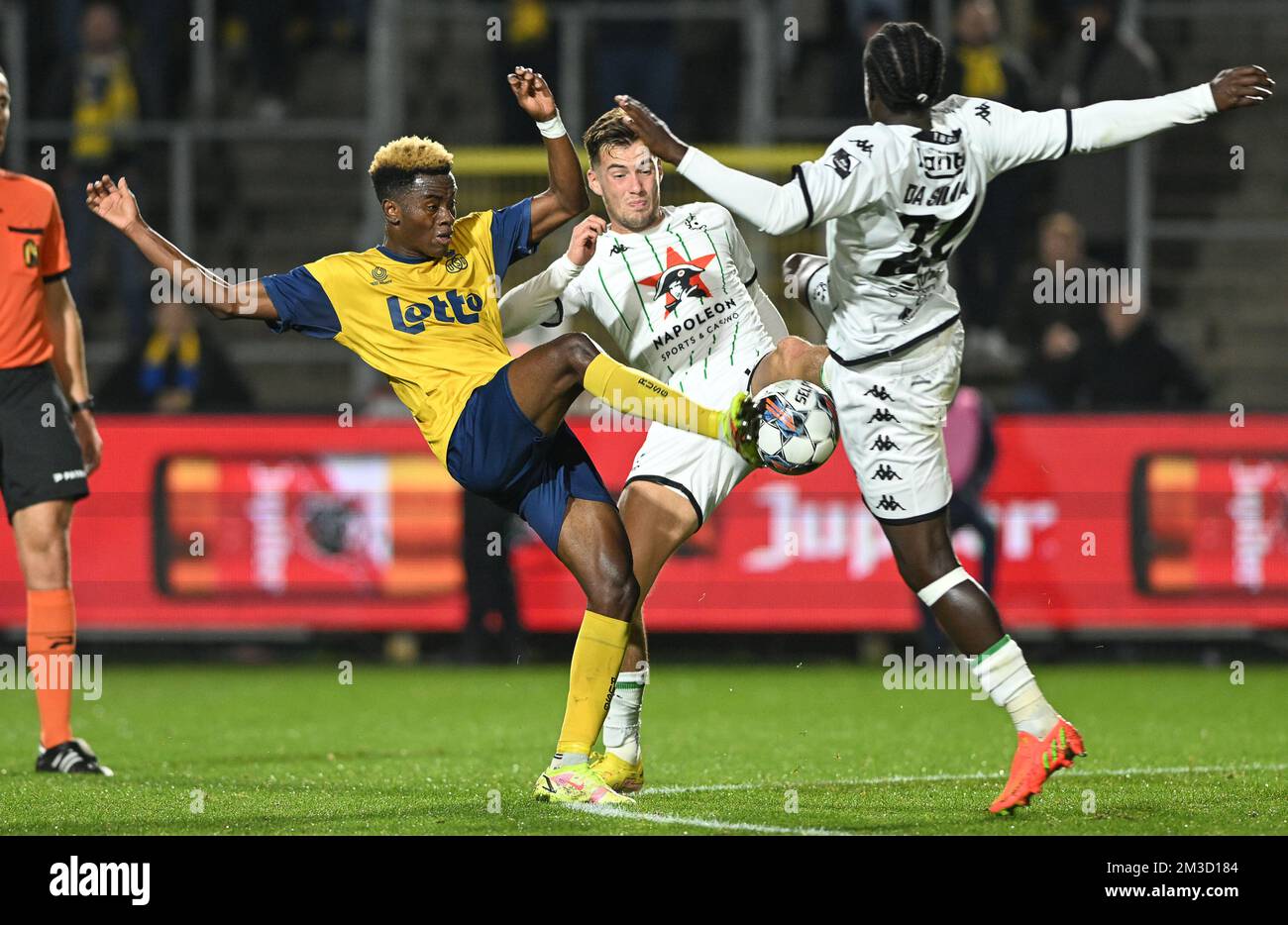 Simon Adingra di Union, Olivier Deman di Cercle e Leonardo Lopes da ...