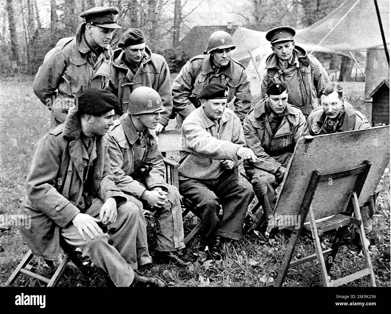 Briefing map immagini e fotografie stock ad alta risoluzione - Alamy
