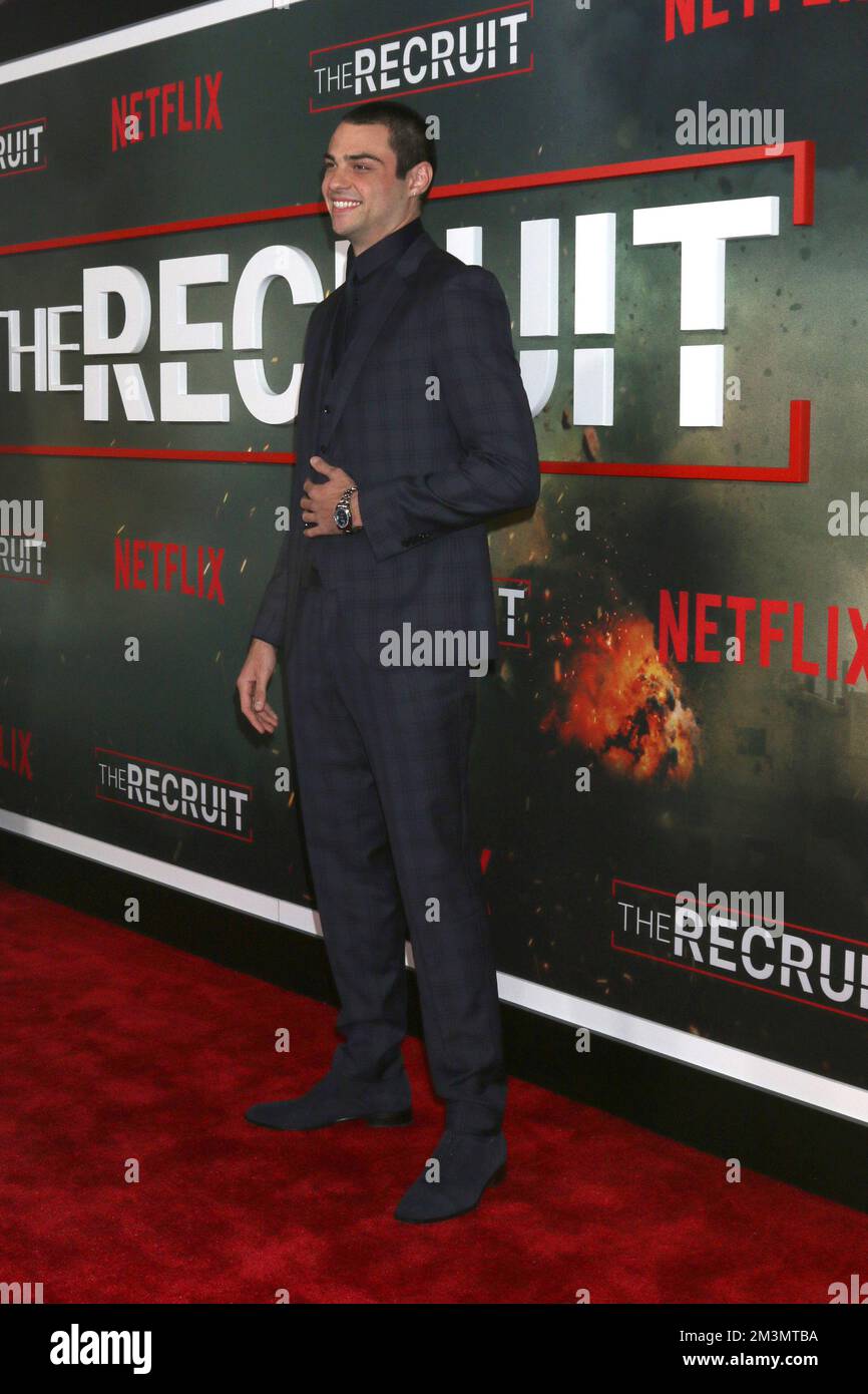 La premiere della serie netflix recluta immagini e fotografie stock ad ...