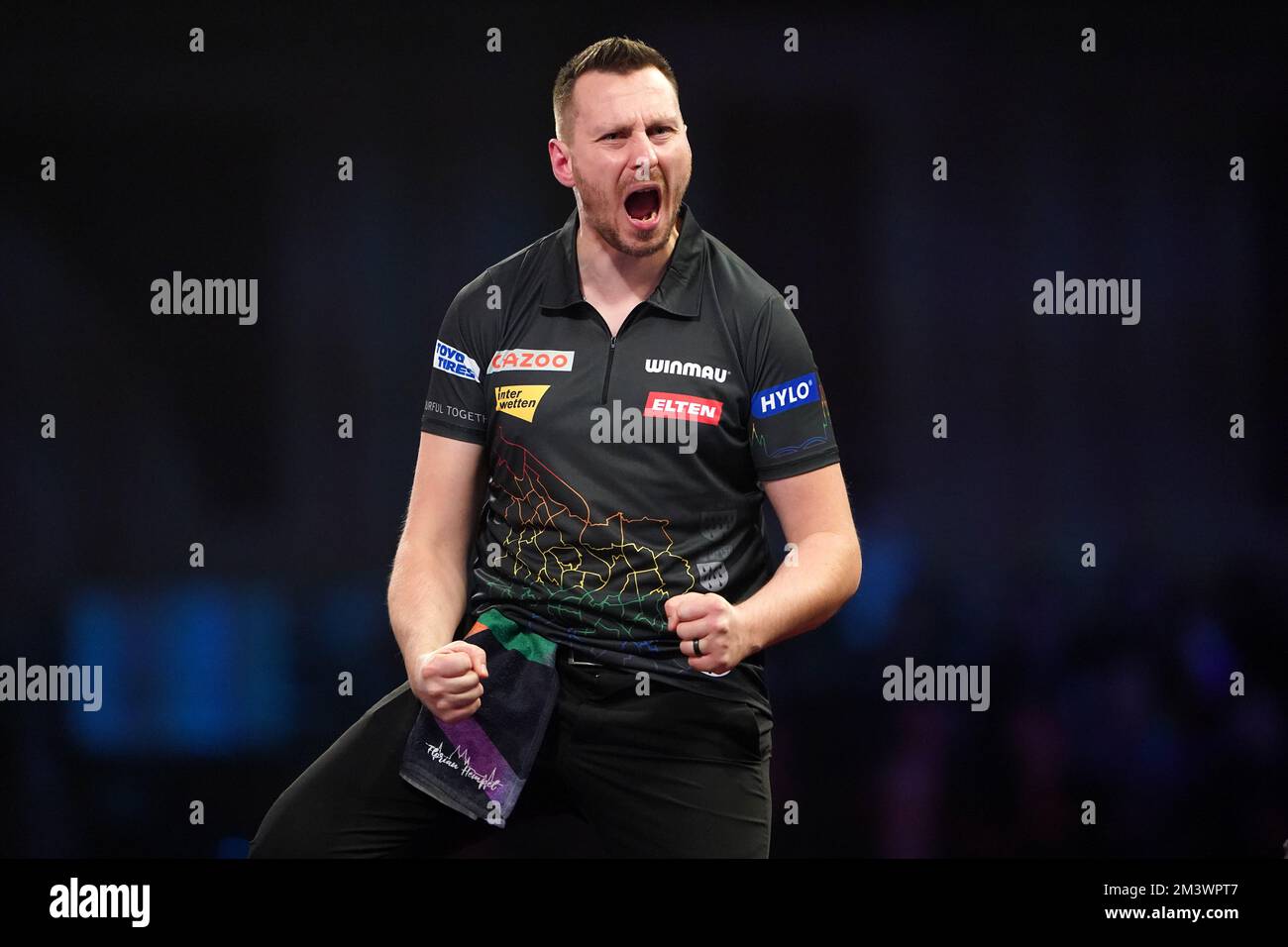 Il tedesco Florian Hempel in azione contro l'inglese Keegan Brown ...