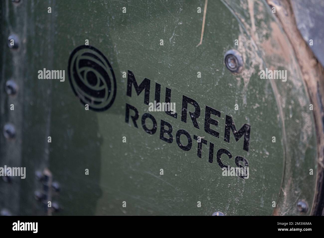 15 dicembre 2022, Brandeburgo, Brück: Il logo Milrem Robotics è su un ...