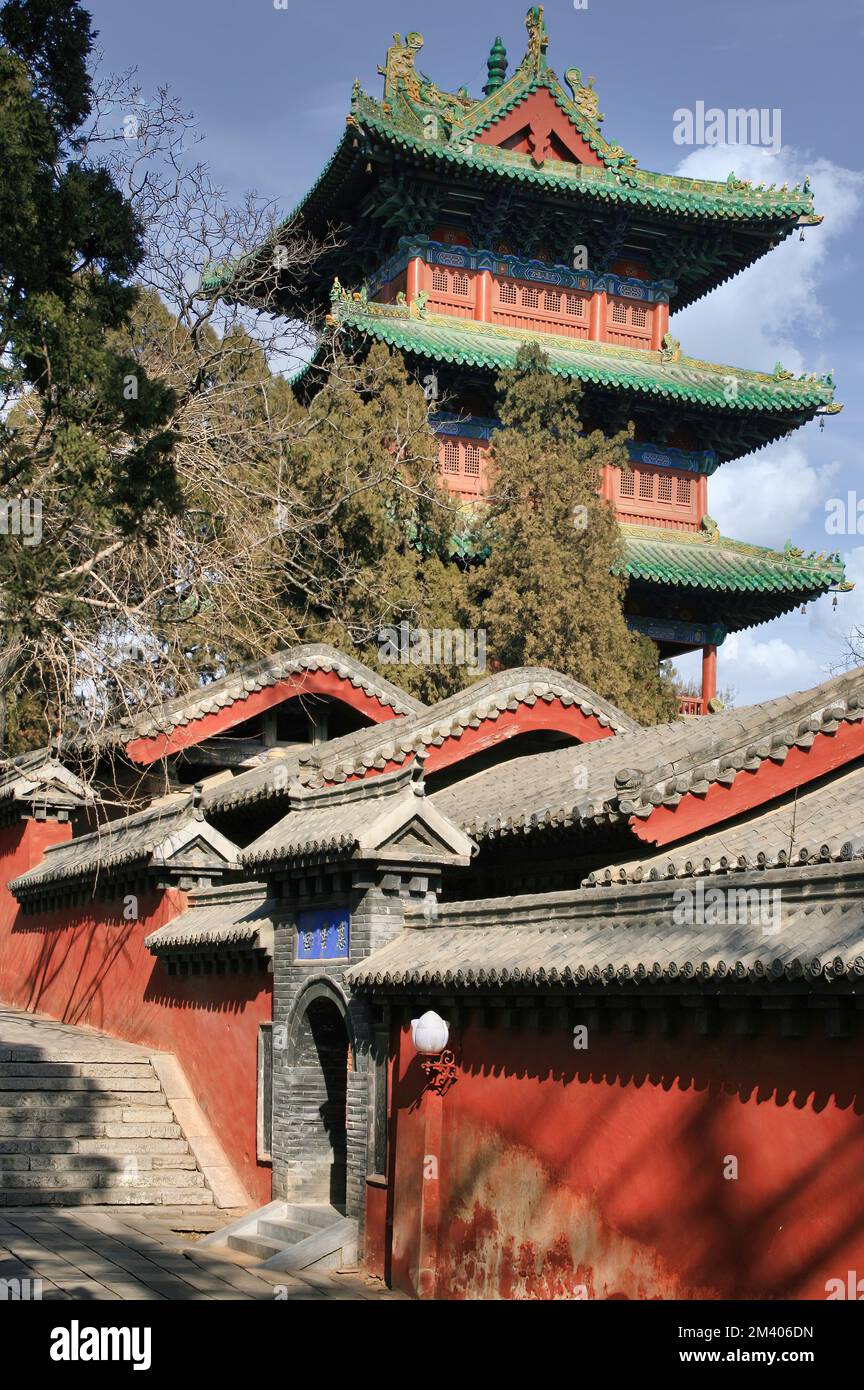 Il Monastero di Shaolin, conosciuto anche come Tempio di Shaolin, è una ...