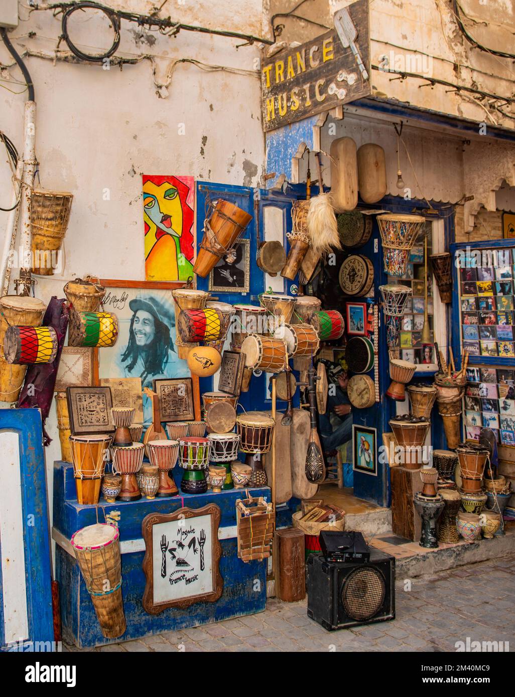 Traditional moroccan instrument immagini e fotografie stock ad alta ...