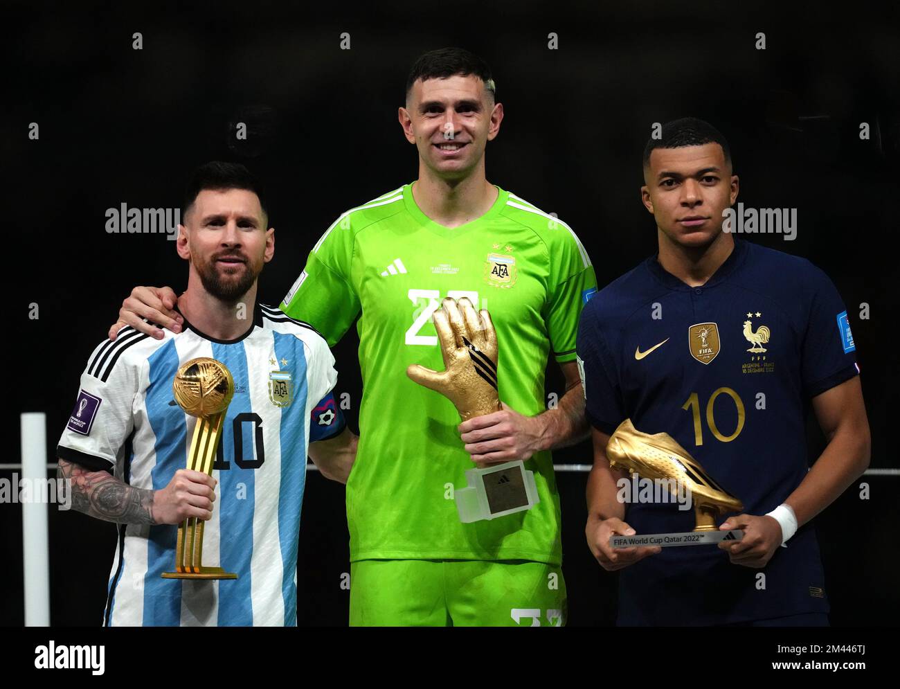 Lionel messi argentina, palla d'oro, portiere Emiliano Martinez, guanto ...