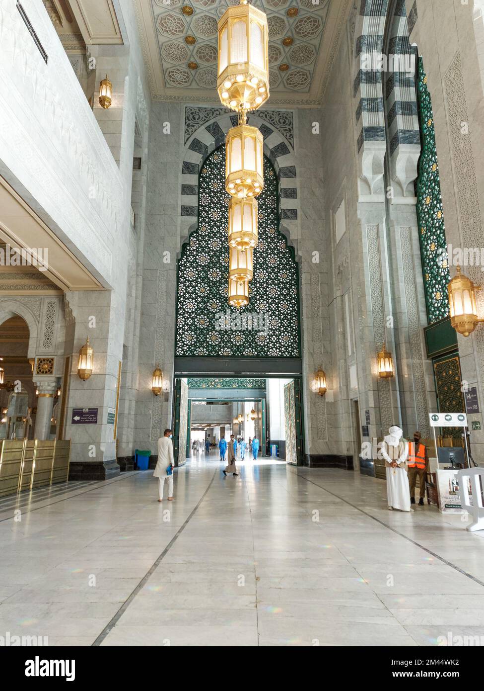 Mosque interior mecca immagini e fotografie stock ad alta risoluzione ...