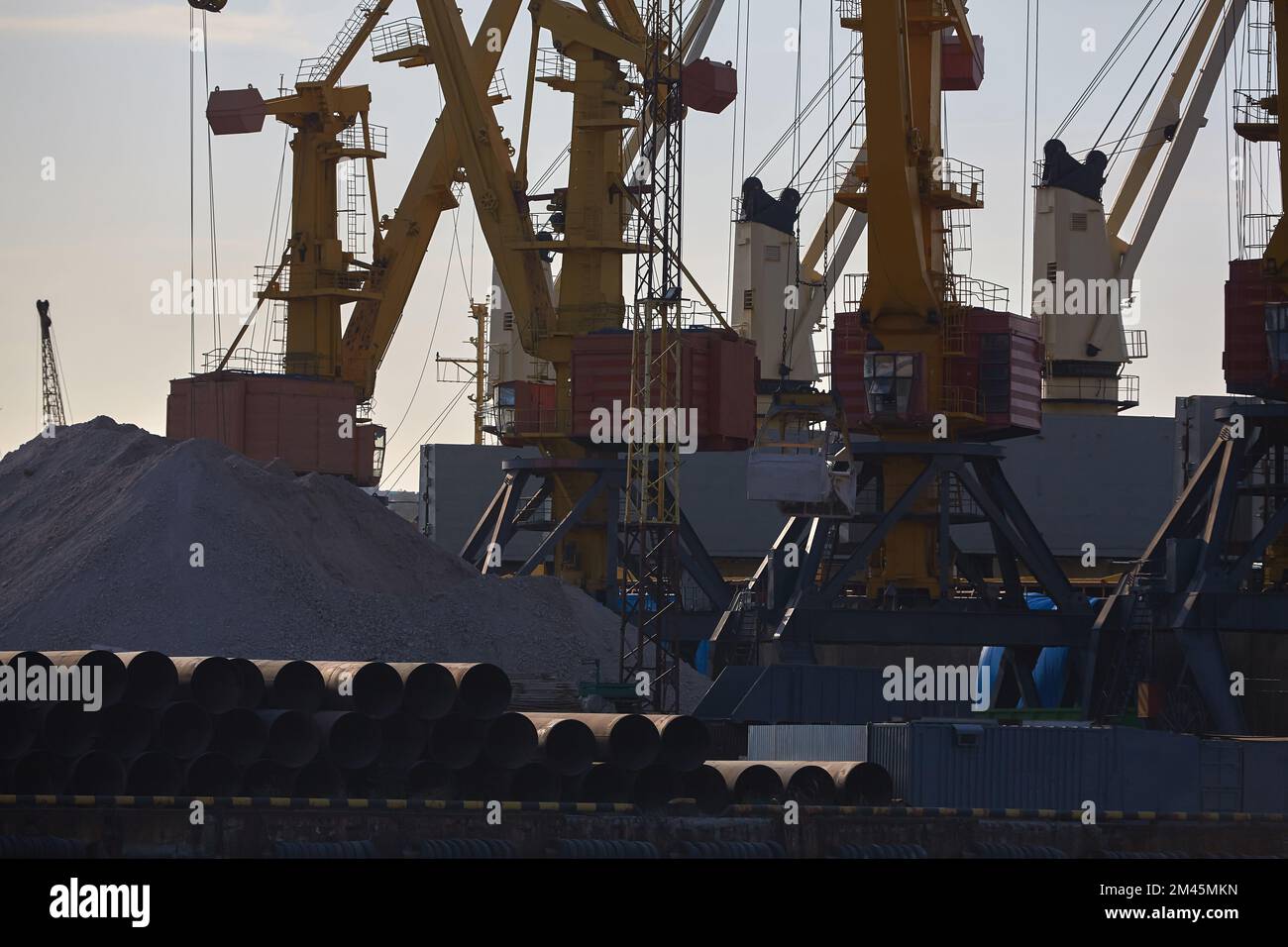 The pipe of port immagini e fotografie stock ad alta risoluzione - Alamy