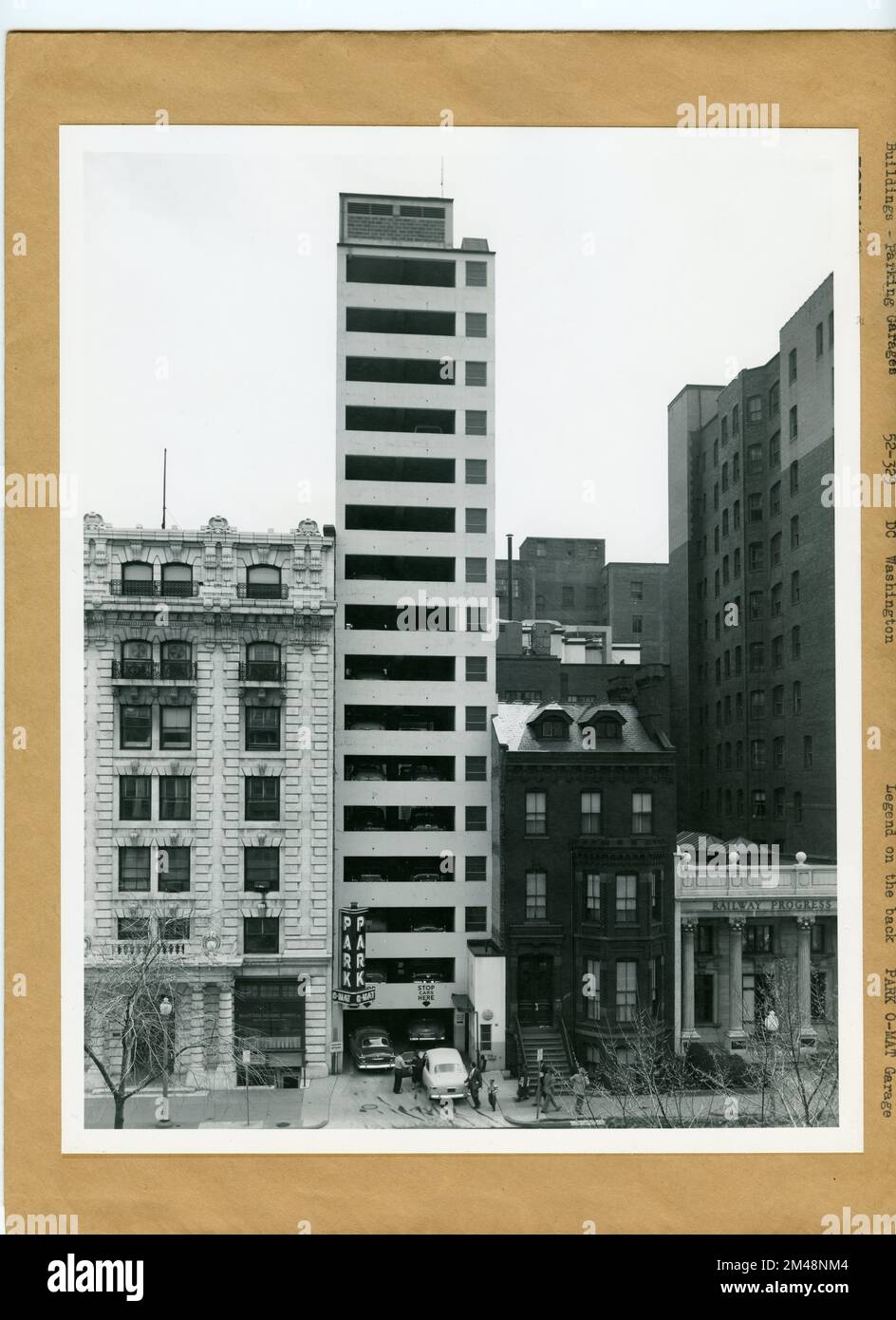 Park o-Mat Garage su K Street, NW, tra 14th e 15th strade. Didascalia ...