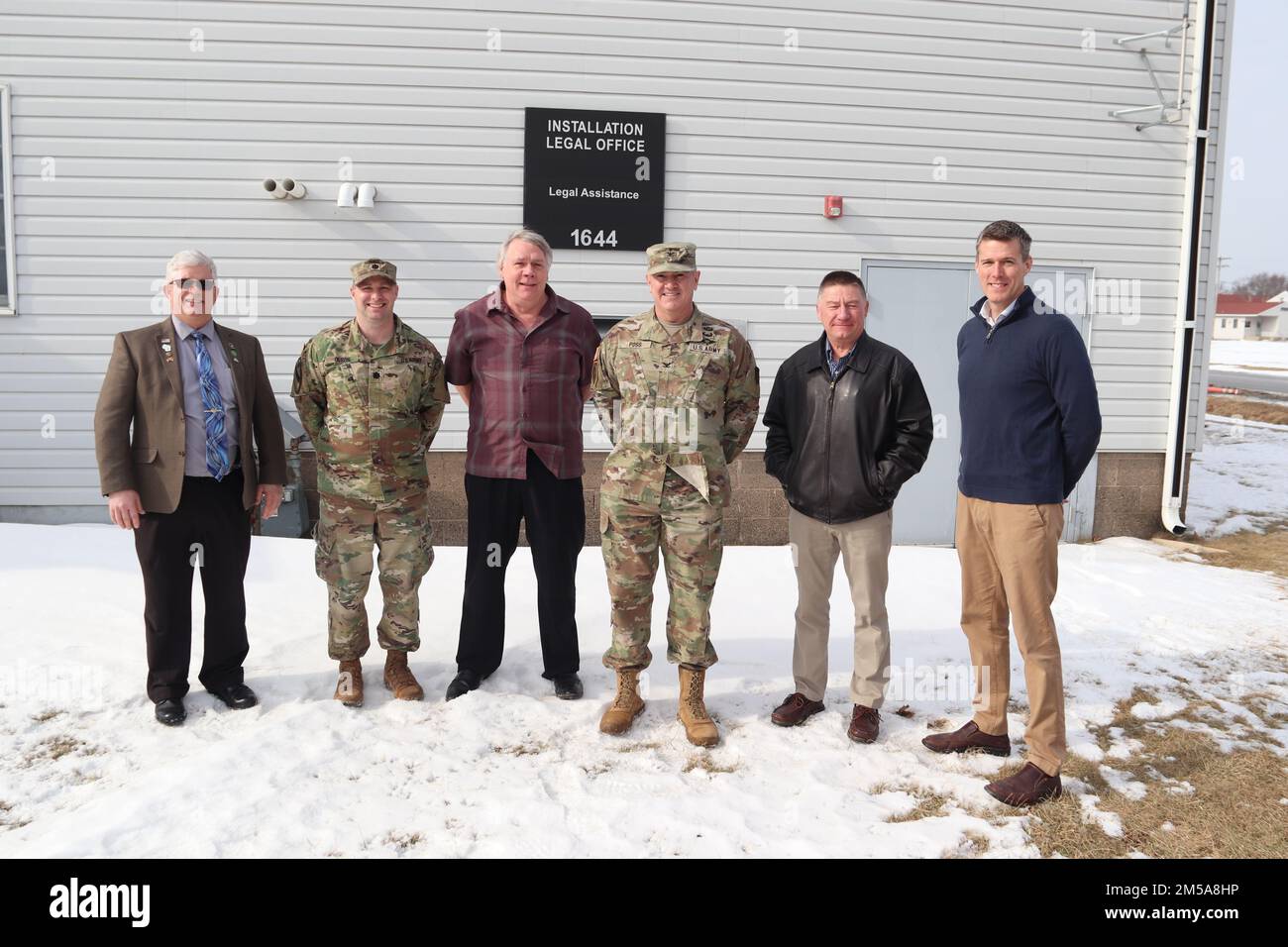 Il comandante Garrison col. Michael poss e il vice del comandante ...
