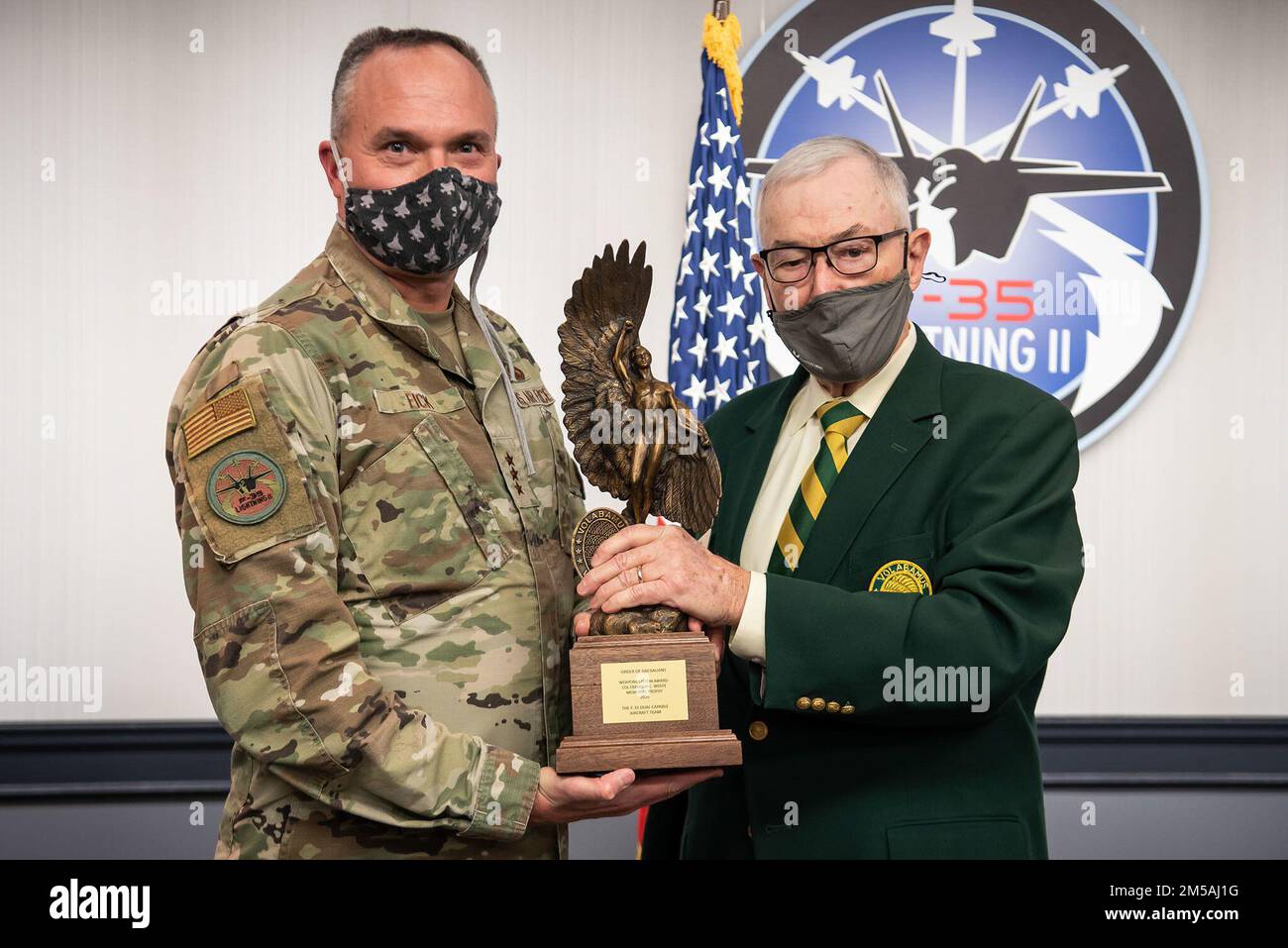 CRYSTAL CITY, VIRGINIA. (16 febbraio 2022) - il Gen. Eric Fick, F-35 ...