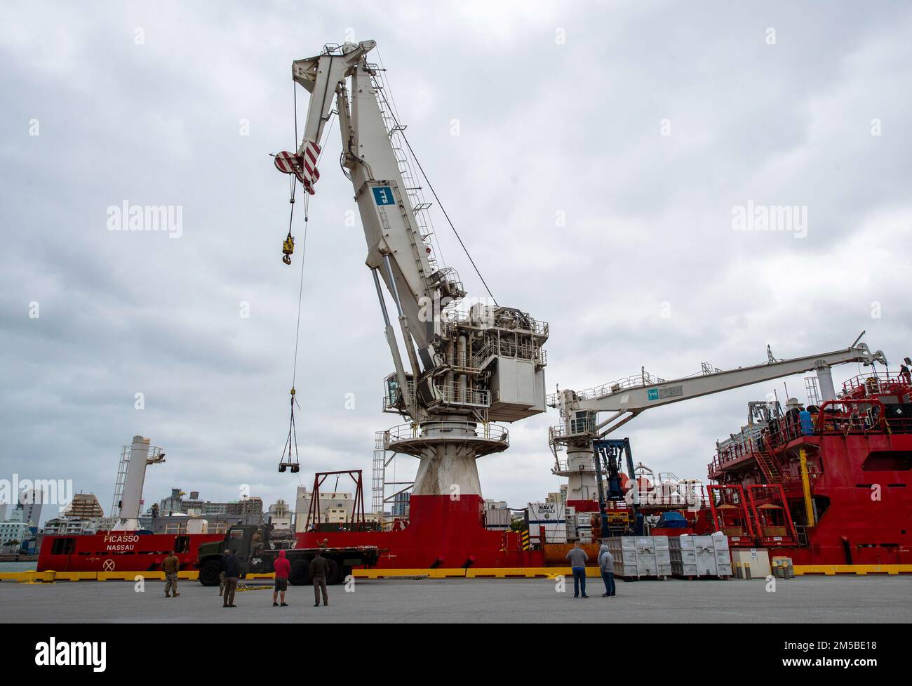 OKINAWA, Giappone (20 febbraio 2022) marinai assegnati al Battaglione ...
