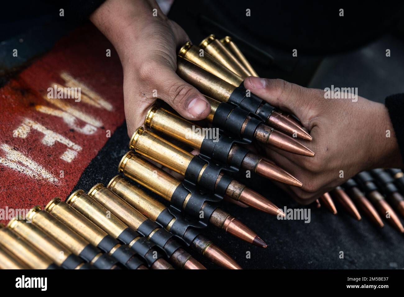 EAST CHINA SEA (21 febbraio 2022) Gunner’s Mate 2nd Class Adam ...