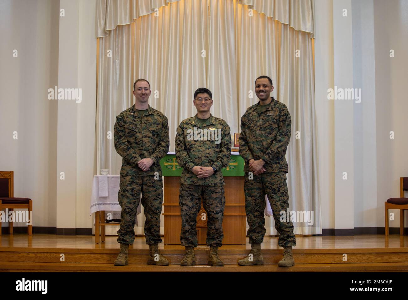 James Pittman, la stazione Chaplain (a sinistra), LDCR Junsub um um (al ...