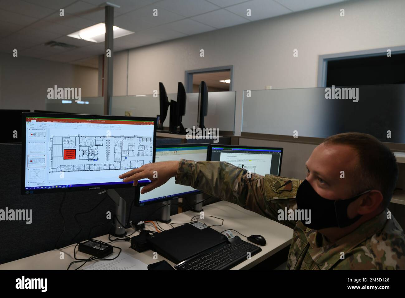 STATI UNITI Master dell'aeronautica Sgt. Bradley Anthis, 325th Fighter ...