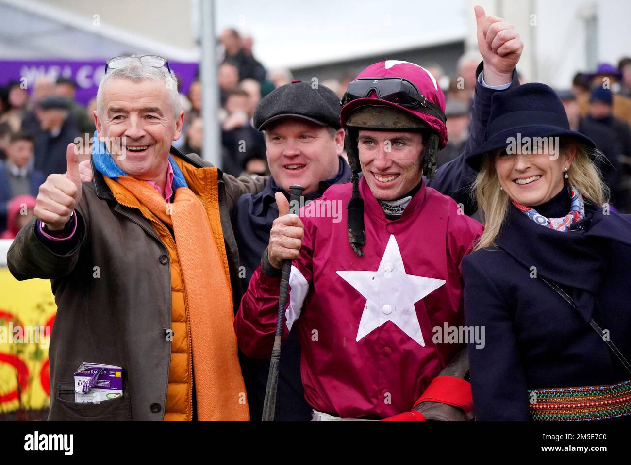Jockey Jack Kennedy festeggia con l'allenatore Gordon Elliott e il ...