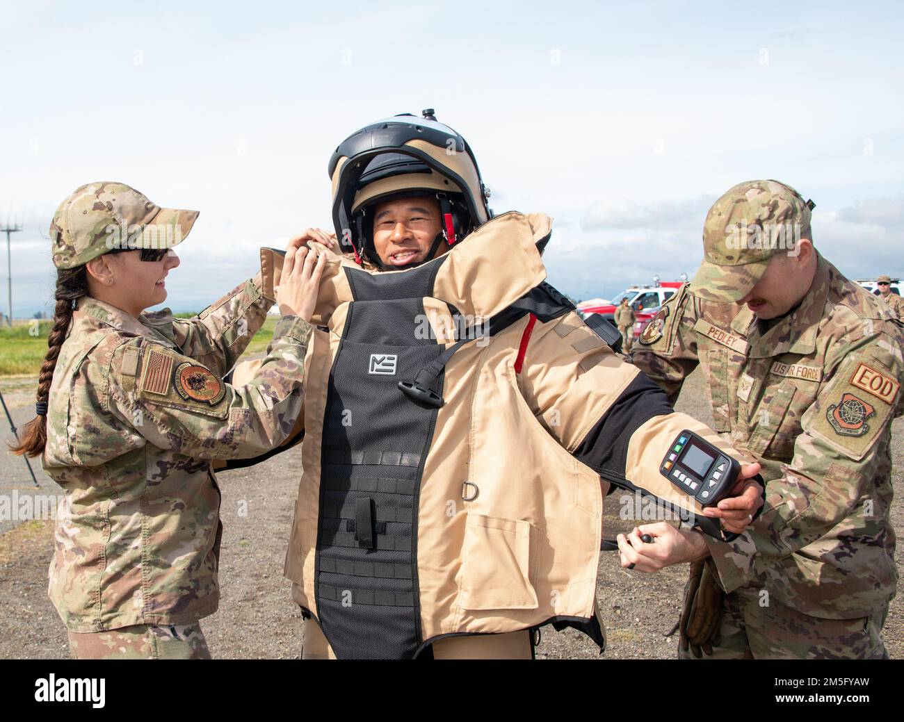 Tuta anti esplosione pesante immagini e fotografie stock ad alta ...