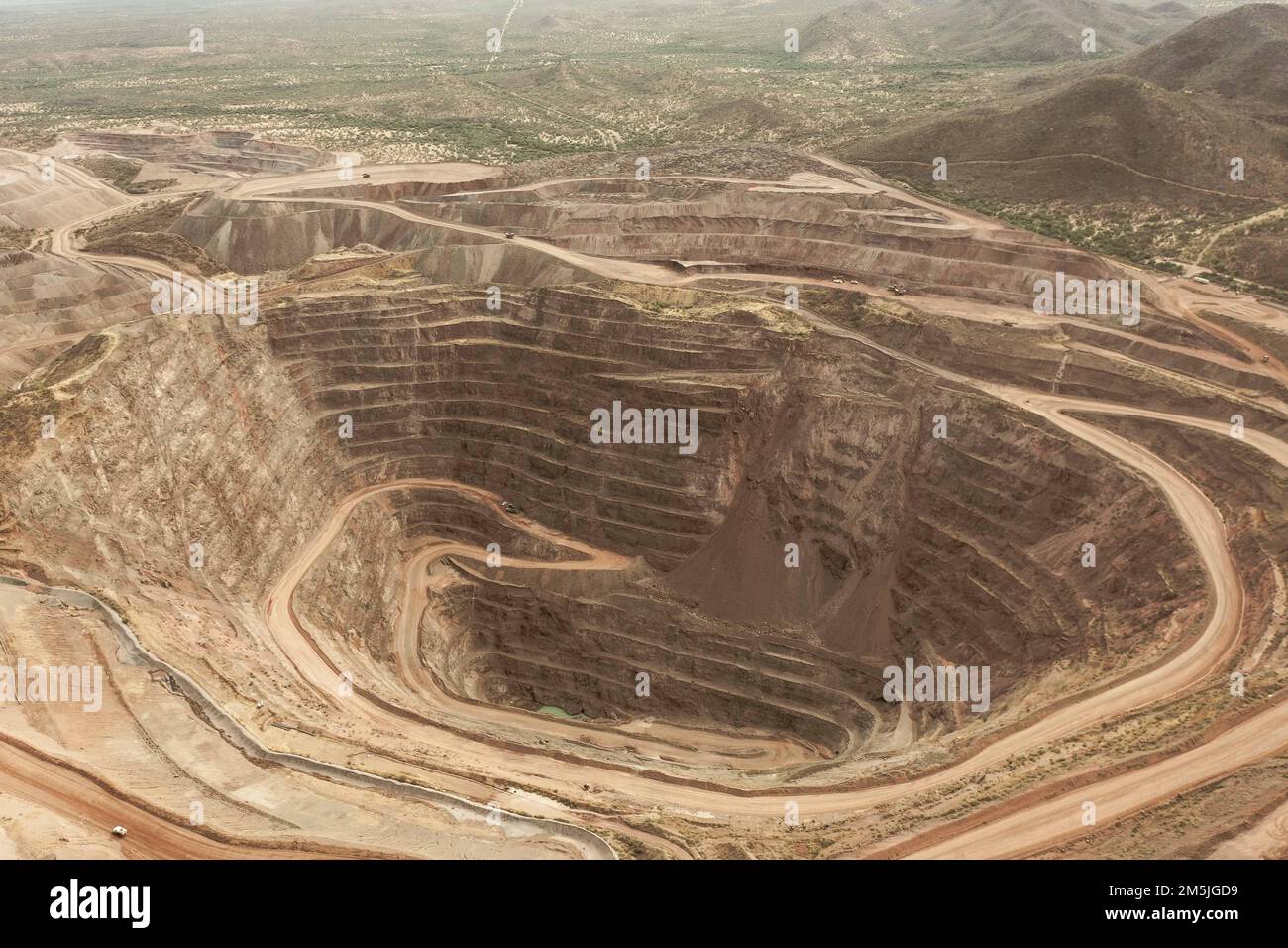 Pozzo minerario, minerario, industria, trasformazione della terra ...