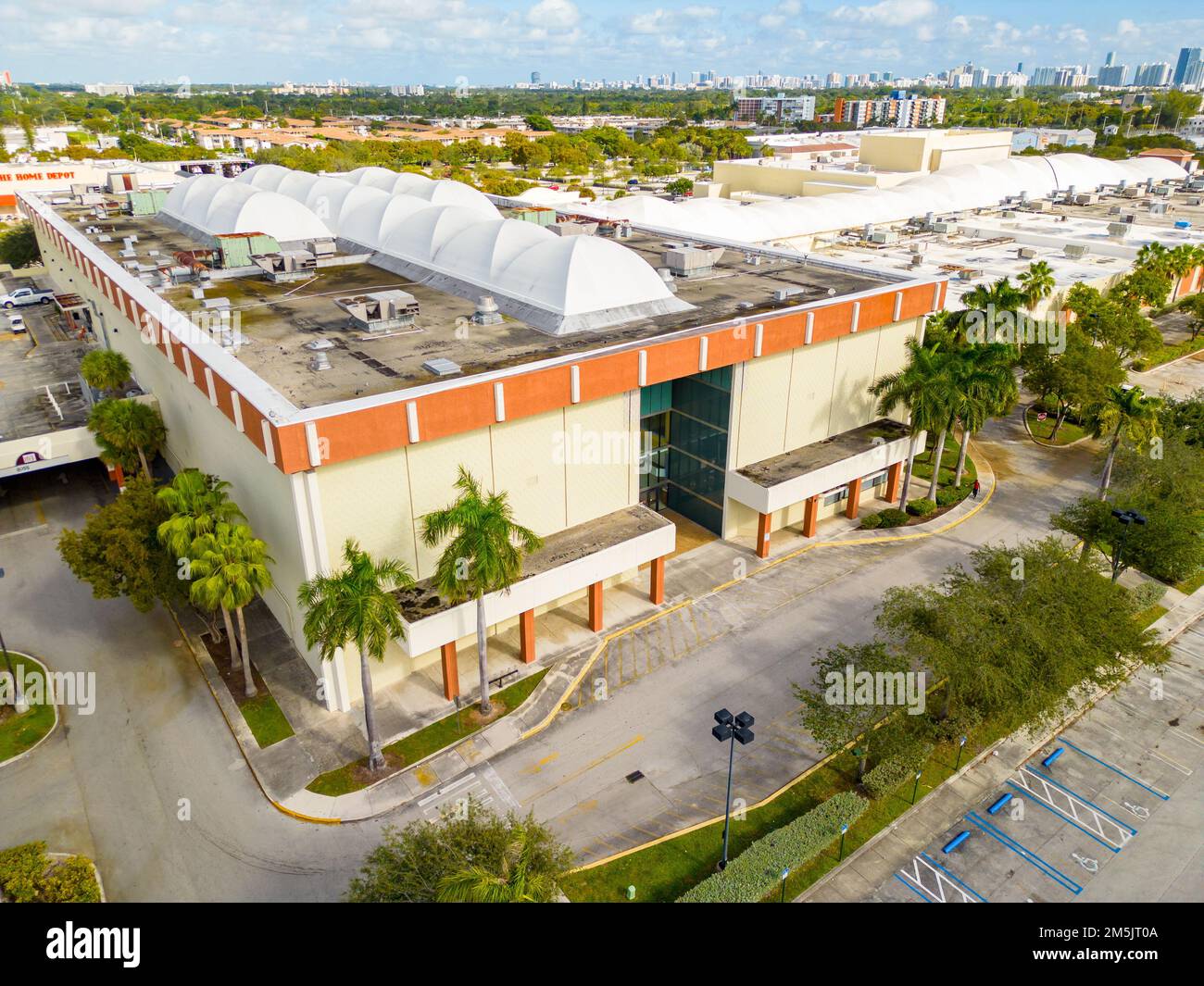 Centro commerciale della 163a strada immagini e fotografie stock ad ...