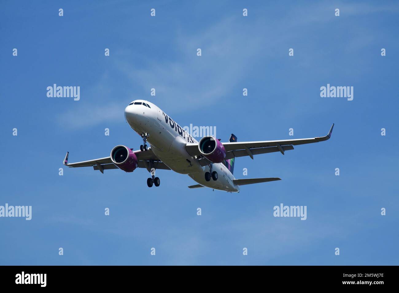 Aereo volaris airbus a320 immagini e fotografie stock ad alta ...