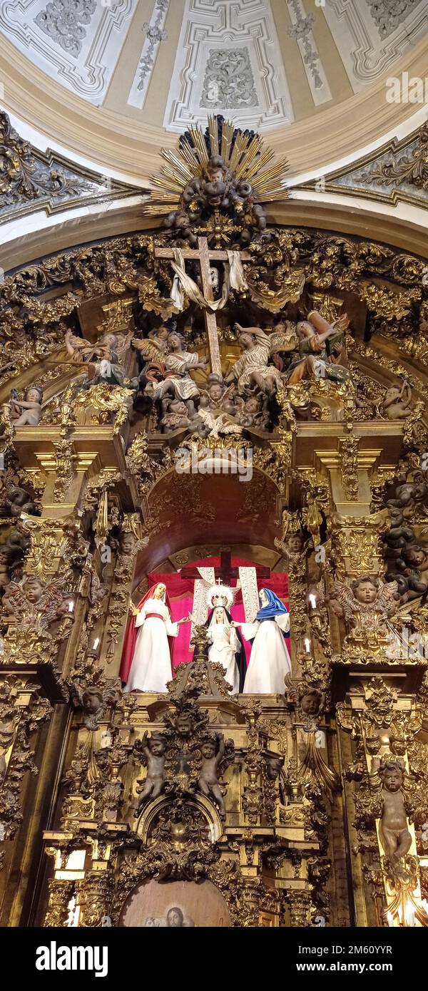 La Iglesia de la vera Cruz, sita en la ciudad de Salamanca, es un ...