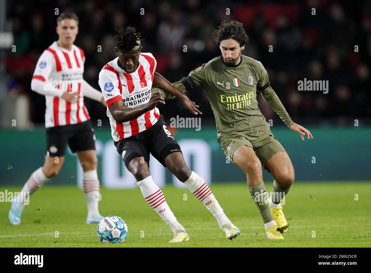 EINDHOVEN - (lr) Ibrahim Sangare di PSV Eindhoven, Yacine Adli di AC ...
