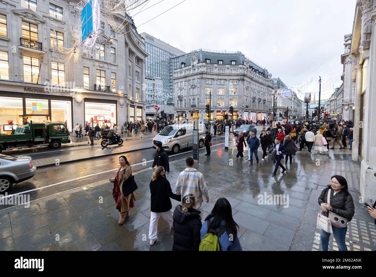 Strade principali in declino immagini e fotografie stock ad alta ...