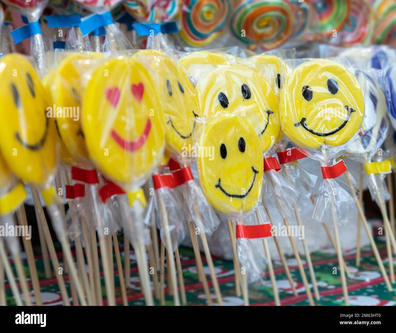 Emoticon che ride immagini e fotografie stock ad alta risoluzione - Alamy