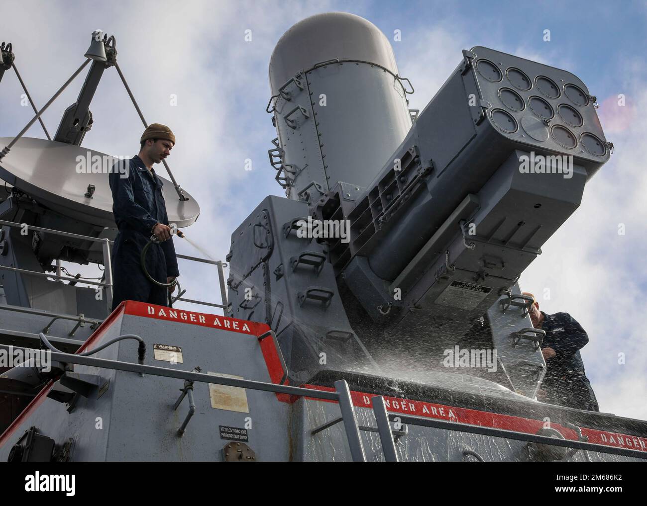 OCEANO ATLANTICO (16 aprile 2022) – Fire Controlman 3rd Class William ...