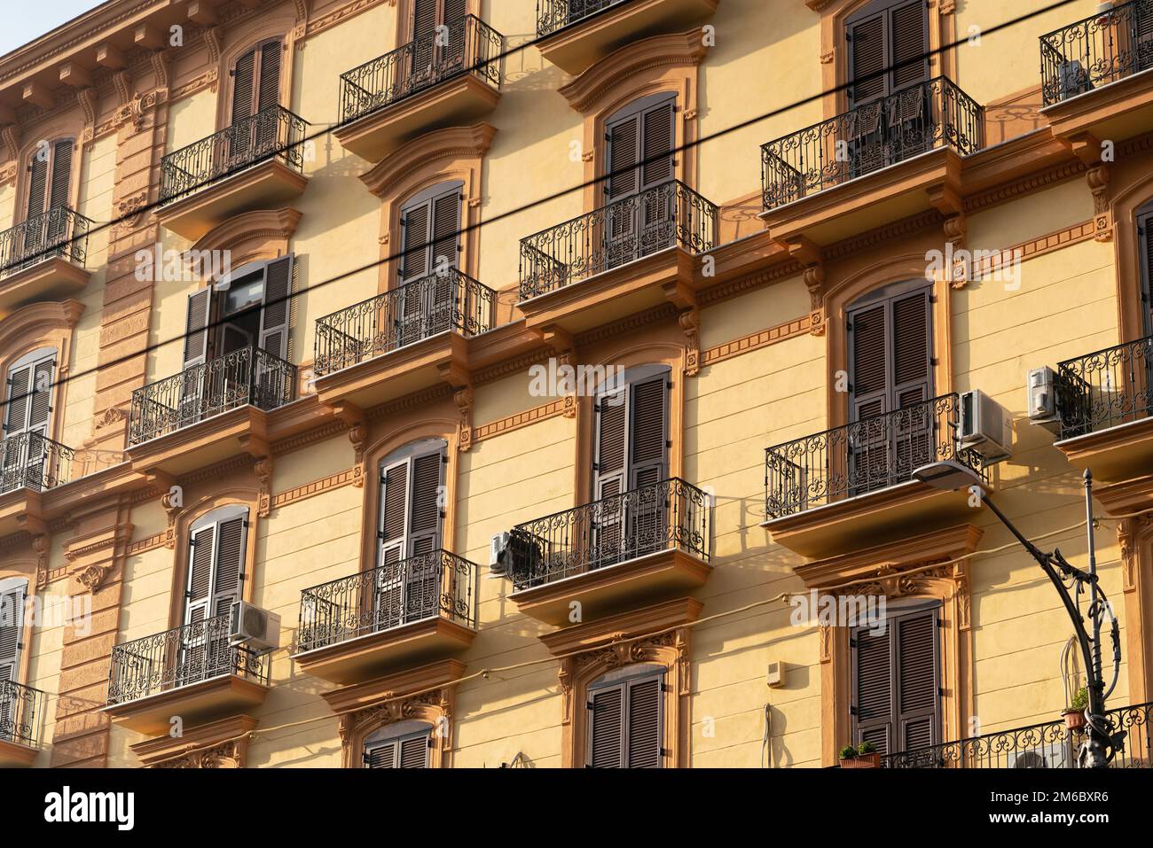Corso umberto i napoli immagini e fotografie stock ad alta risoluzione ...