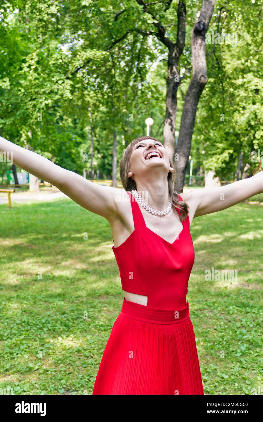 Signora capelli rossi immagini e fotografie stock ad alta risoluzione ...