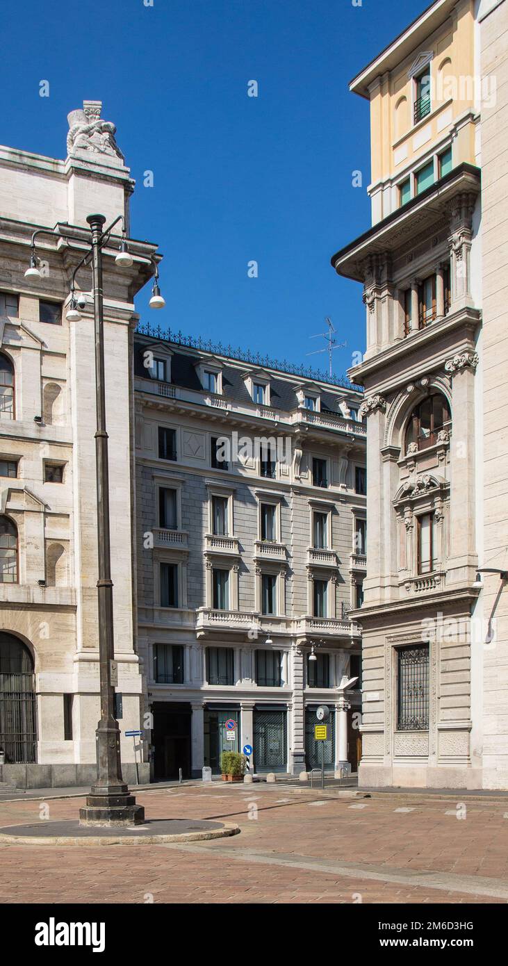 Tipica scultura ad angolo strada immagini e fotografie stock ad alta ...