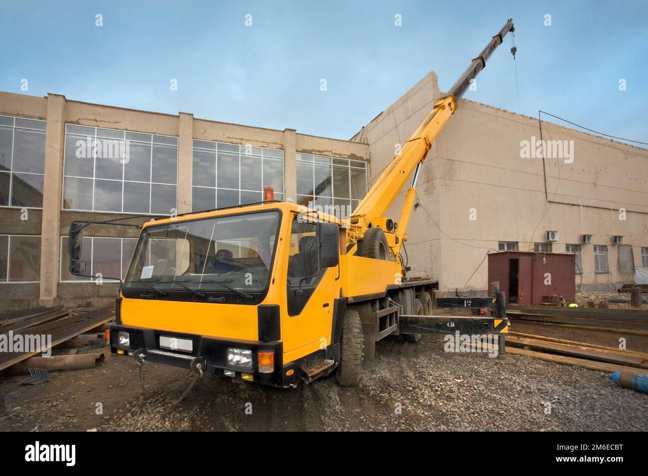 Gru a torre in cantiere immagini e fotografie stock ad alta risoluzione ...