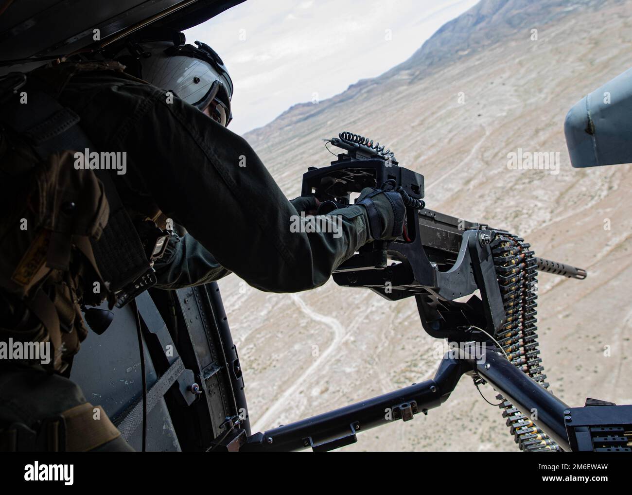 Il capitano Thomas Bodine, comandante dell'aeronautica militare navale ...