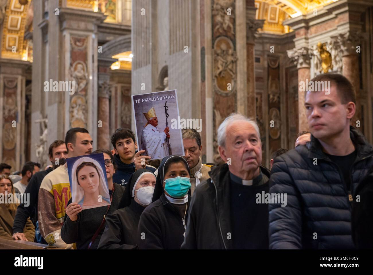 03 gennaio 2023 - Basilica di San Pietro, Vaticano: Esposizione dei ...