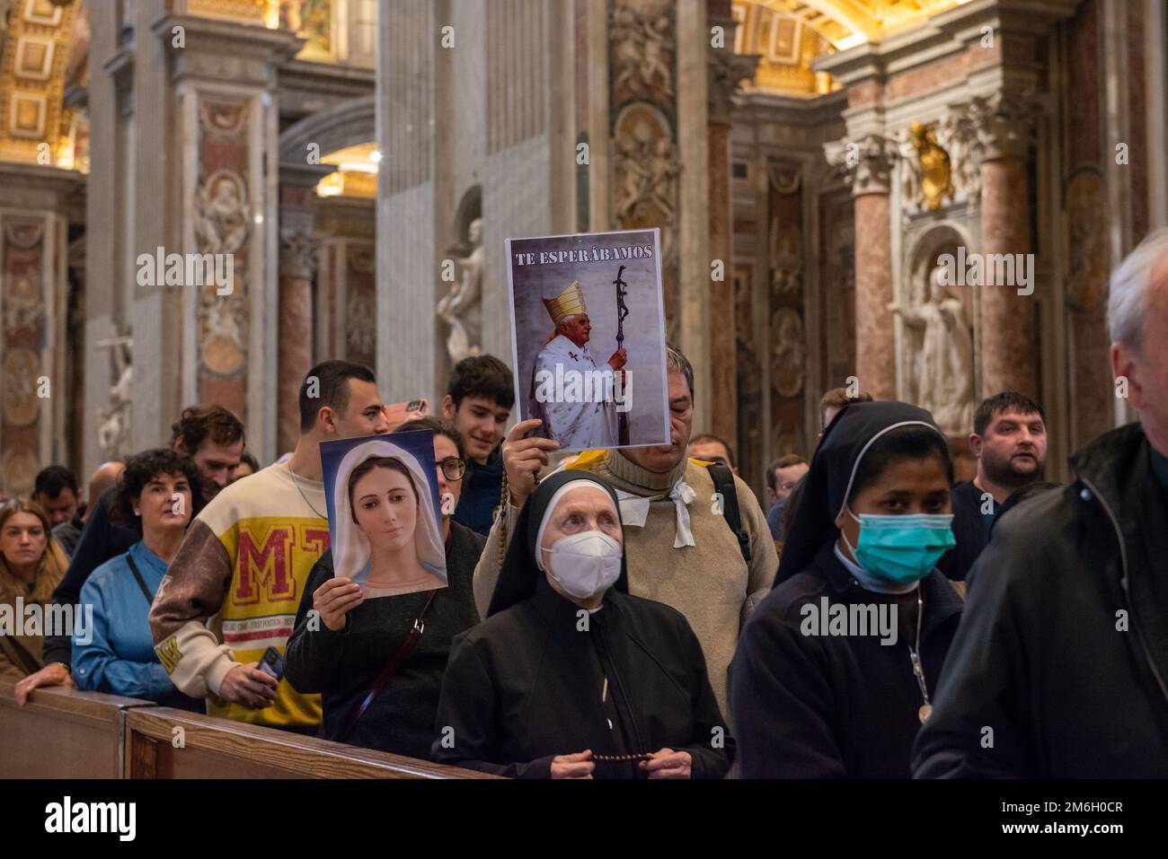 03 gennaio 2023 - Basilica di San Pietro, Vaticano: Esposizione dei ...