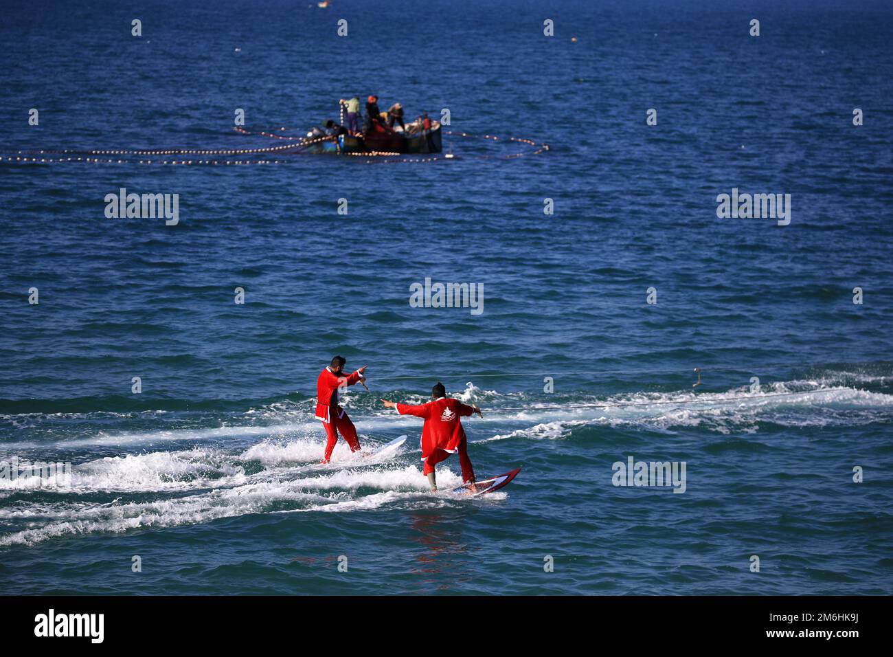 Surfisti di babbo natale immagini e fotografie stock ad alta ...