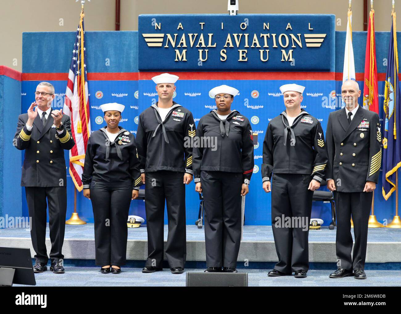 Elettricista dell'aviazione navale immagini e fotografie stock ad alta ...
