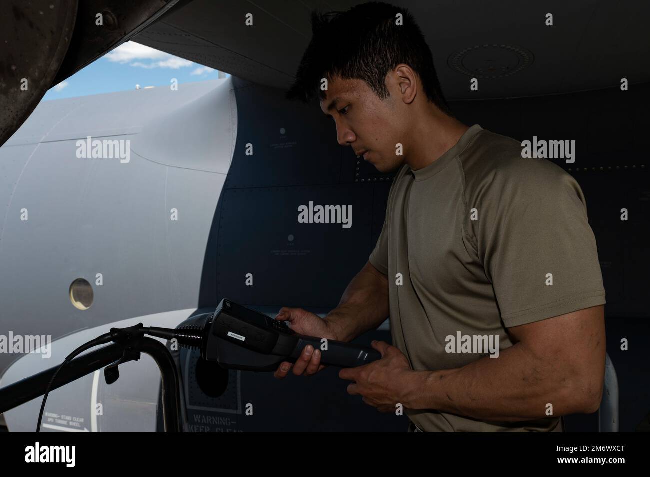 STATI UNITI Air Force Senior Airman Bryan Sabangan, un viaggiatore di ...