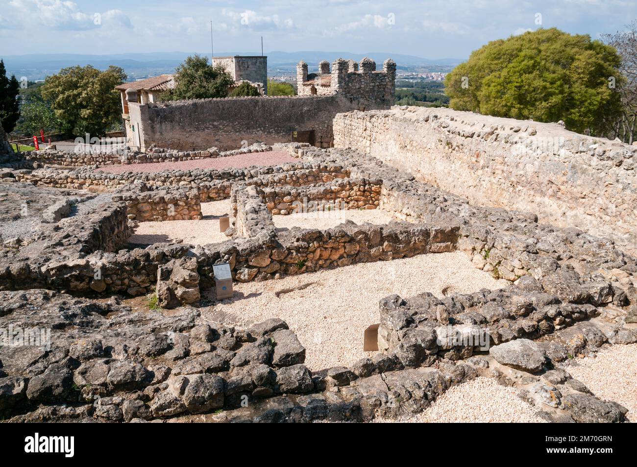 Complesso monumentale del castello di olerdola immagini e fotografie ...