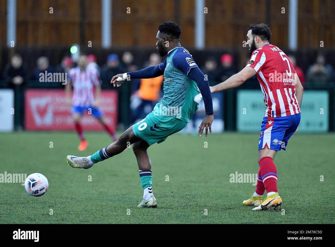 Oldham, Regno Unito. 07th Jan, 2023. Mike Fondop dell'Oldham Athletic ...